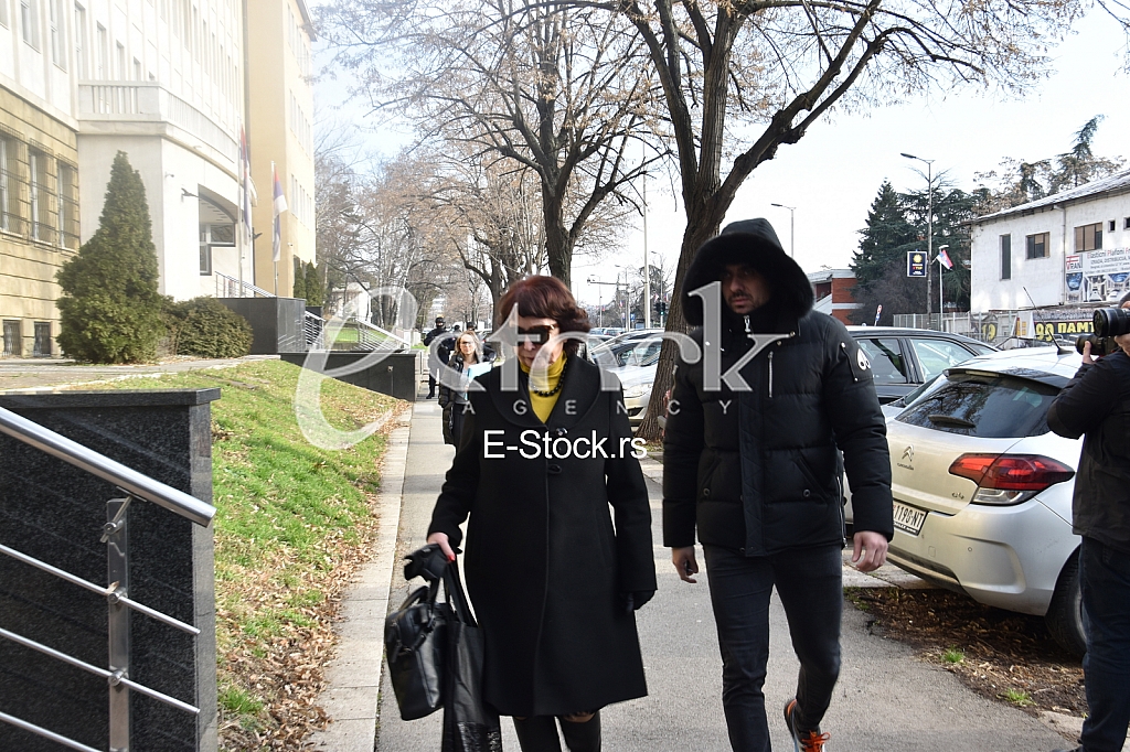 Miljana Perendija i Filip Ivanovski – E-Stock