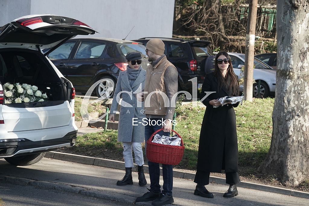 Svetlana Ceca Raznatovic, Veljko Raznatovic i Anastasija Raznatovic – E ... Svetlana Ceca Raznatovic, Veljko Raznatovic i Anastasija Raznatovic – E ...