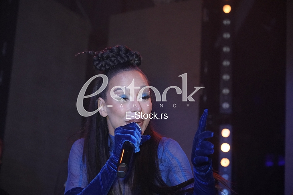 Edita Aradinovic Nastup Kasina E Stock